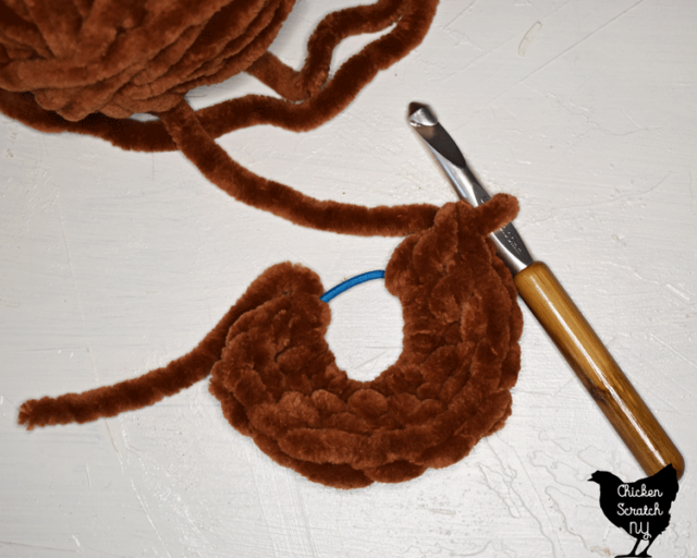 Velvet Crochet Scrunchie Pattern