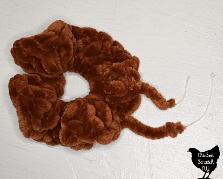 Velvet Crochet Scrunchie Pattern